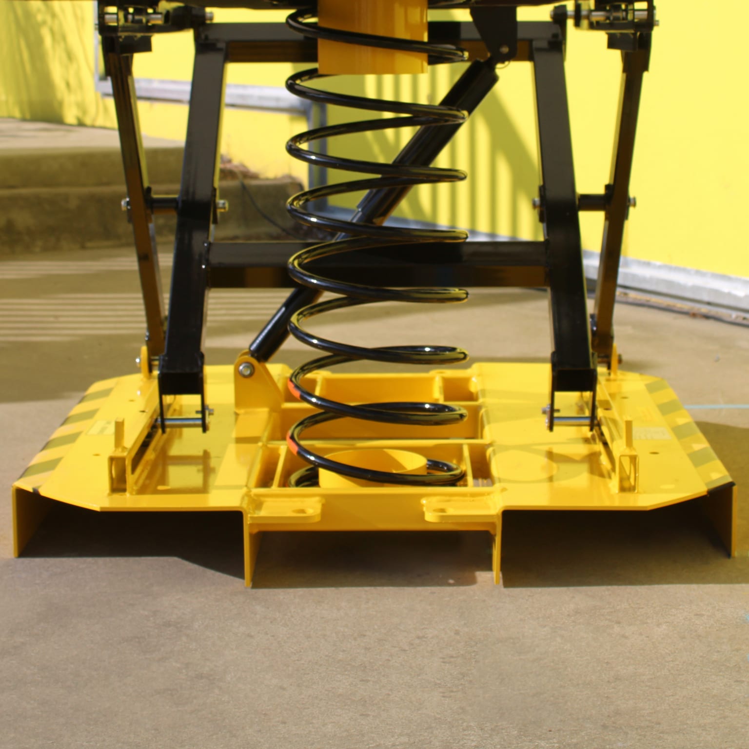 Spring Pallet Leveller (PLR004) - Richmond Rolling Solutions